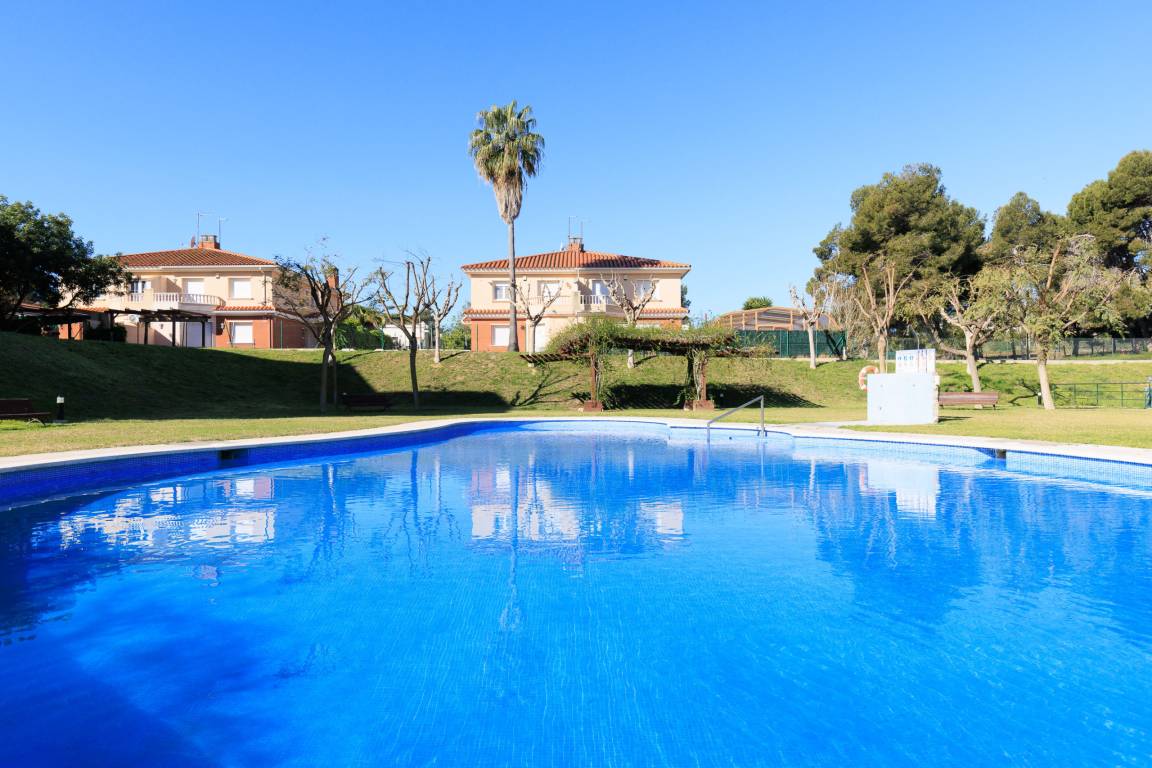 72 M² Apartamento ∙ 3 Habitaciones ∙ 6 Huéspedes - Tarragona