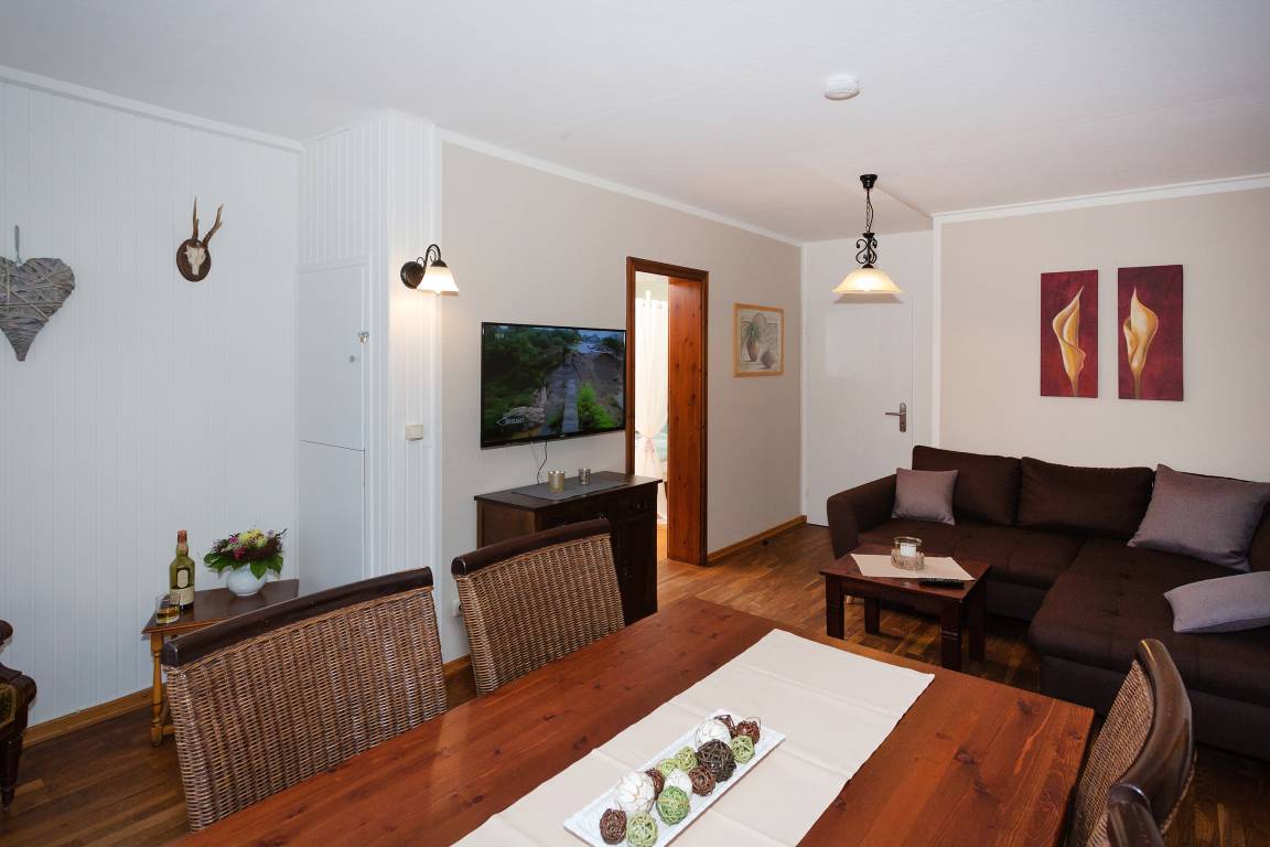 65 M² Ferienwohnung ∙ 2 Schlafzimmer ∙ 4 Gäste - Salzhausen