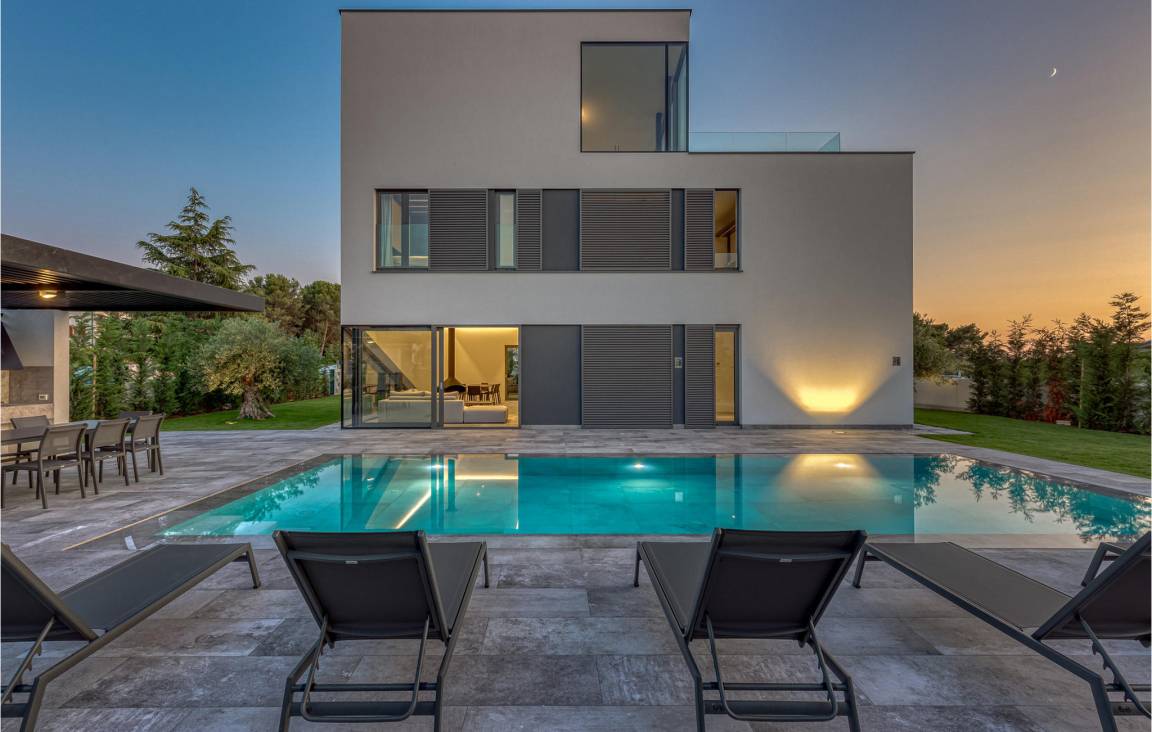 350 M² Ferienhaus ∙ 5 Schlafzimmer ∙ 8 Gäste - Fažana