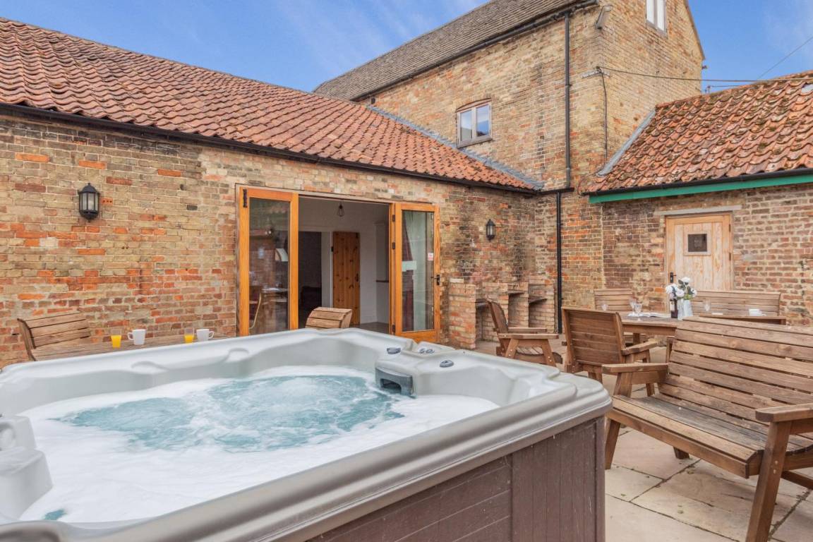 Cottage ∙ 6 Bedrooms ∙ 12 Guests - Norfolk