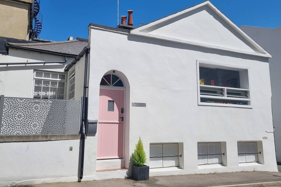 85 M² Cottage ∙ 2 Bedrooms ∙ 8 Guests - Hove
