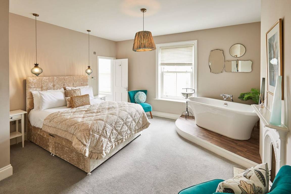 Ferienhaus ∙ 6 Schlafzimmer ∙ 12 Gäste - Robin Hood's Bay