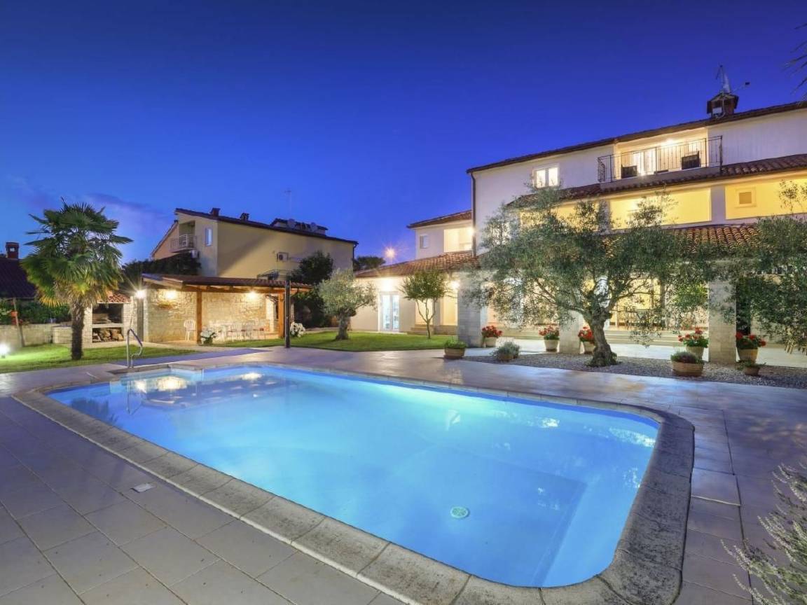 80 M² Apartment ∙ 2 Bedrooms ∙ 4 Guests - Poreč