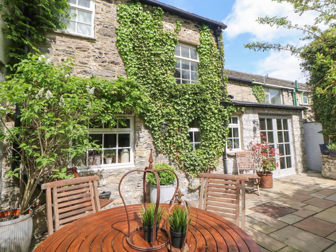 Cottage in Castleton with Garden & Terrace + Spectacular Views