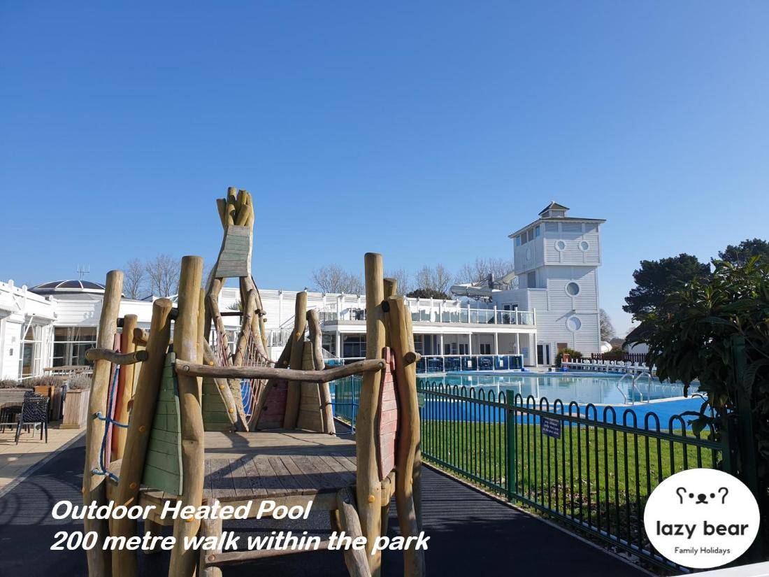 40 M² Holiday Park ∙ 4 Bedrooms ∙ 8 Guests - Poole