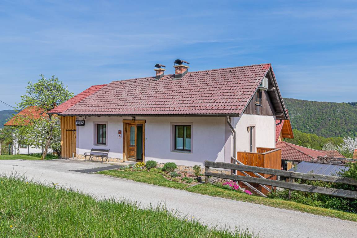 130 M² House ∙ 4 Bedrooms ∙ 12 Guests - Slovenia