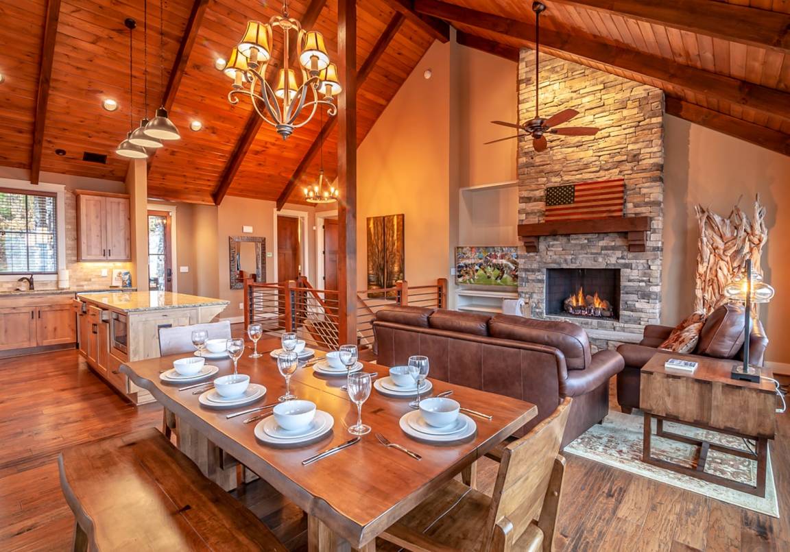 199 M² Cottage ∙ 3 Bedrooms ∙ 9 Guests - Boone, NC