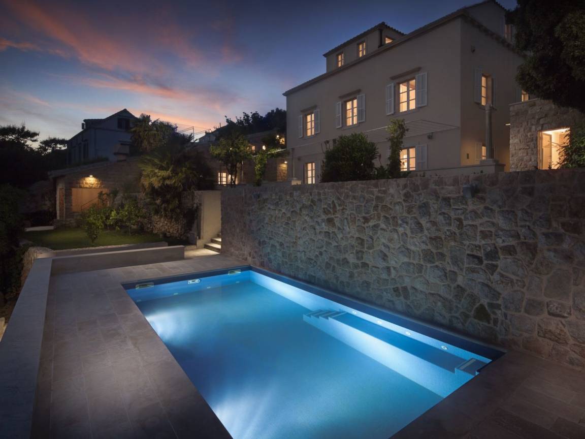 700 M² Huis ∙ 7 Slaapkamers ∙ 16 Gasten - Dubrovnik