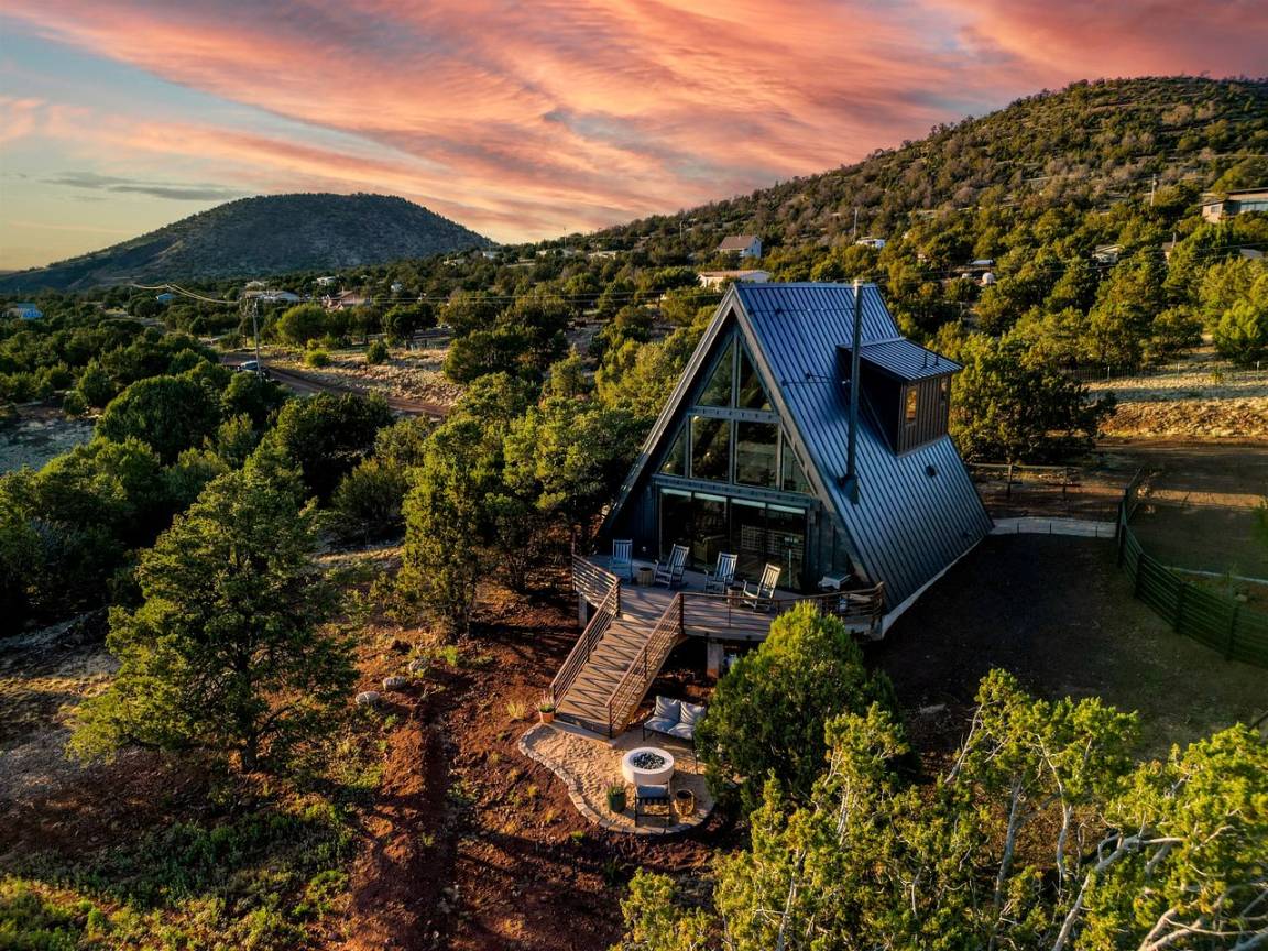 Cabin ∙ 2 Bedrooms ∙ 4 Guests - Williams, AZ