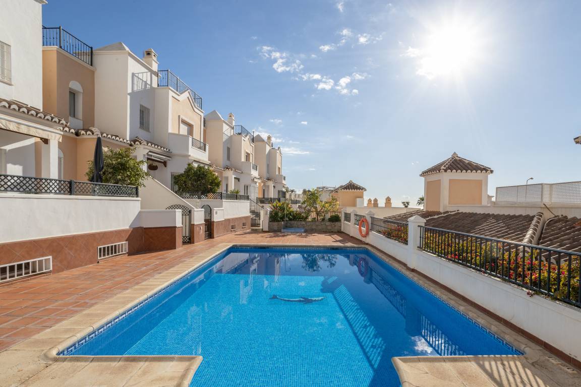 180 M² Villa ∙ 5 Habitaciones ∙ 10 Huéspedes - Nerja