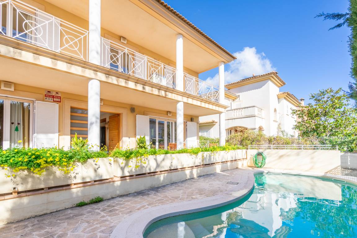 363 M² Villa ∙ 4 Makuuhuonetta ∙ 8 Vierasta - Palma