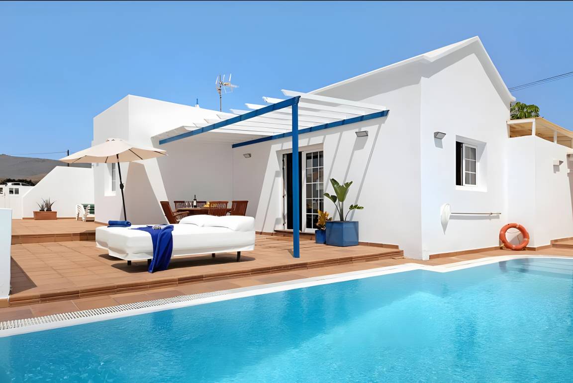141 M² Villa ∙ 3 Habitaciones ∙ 6 Huéspedes - La Graciosa