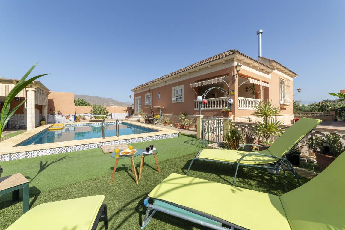 130 M² Casa ∙ 2 Habitaciones ∙ 5 Huéspedes - Almería