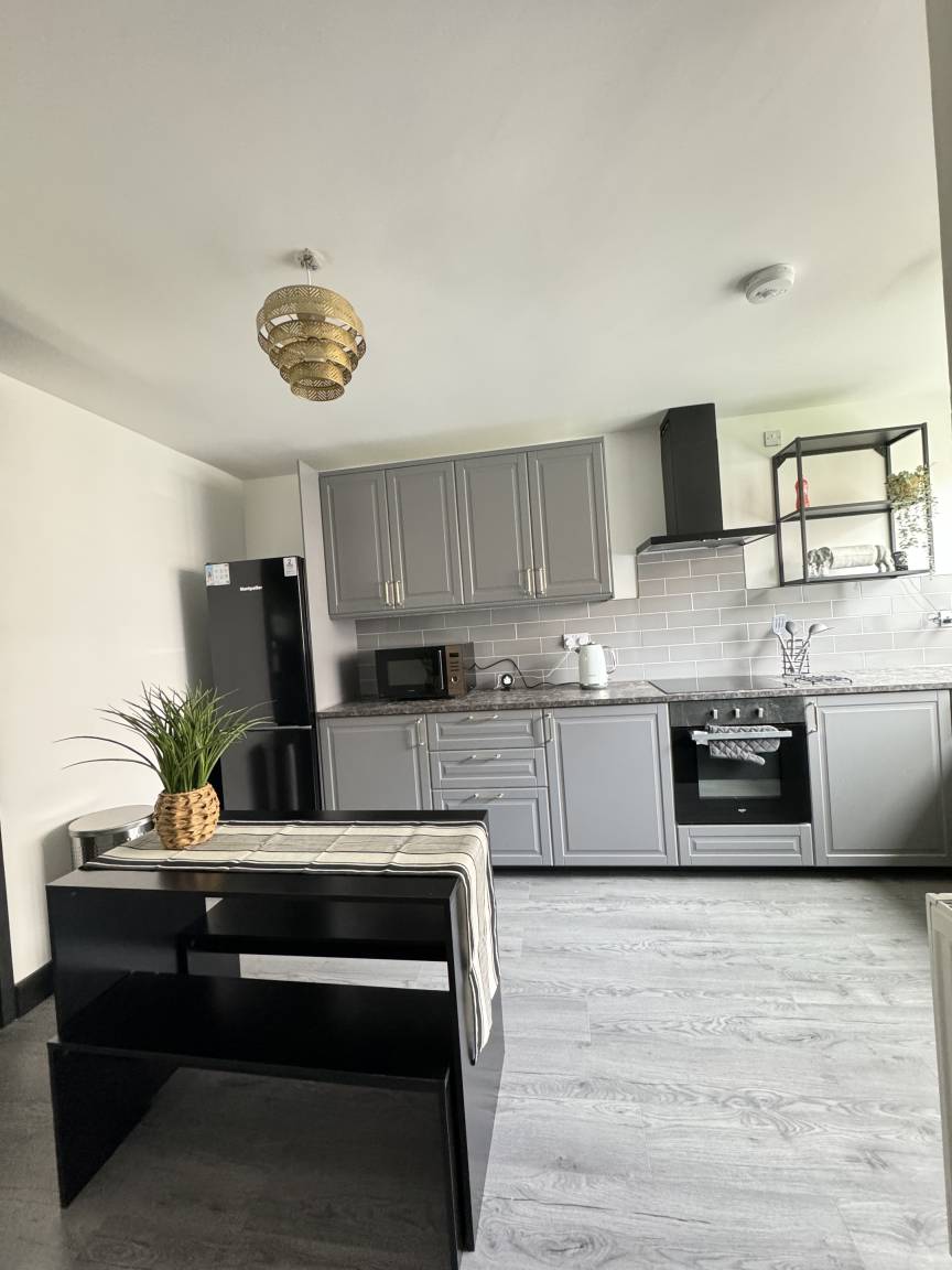 House ∙ 3 Bedrooms ∙ 5 Guests - Barnes
