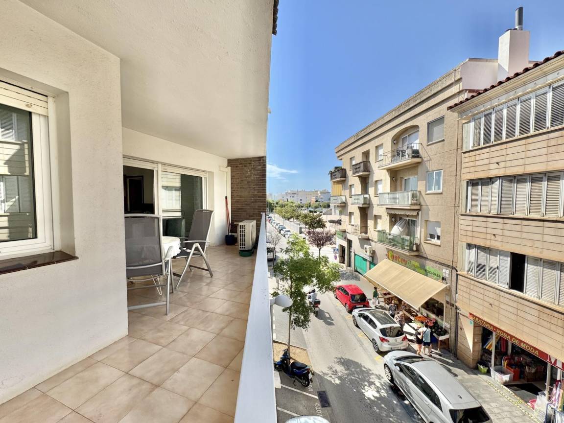 76 M² Apartment ∙ 3 Bedrooms ∙ 6 Guests - Cadaqués