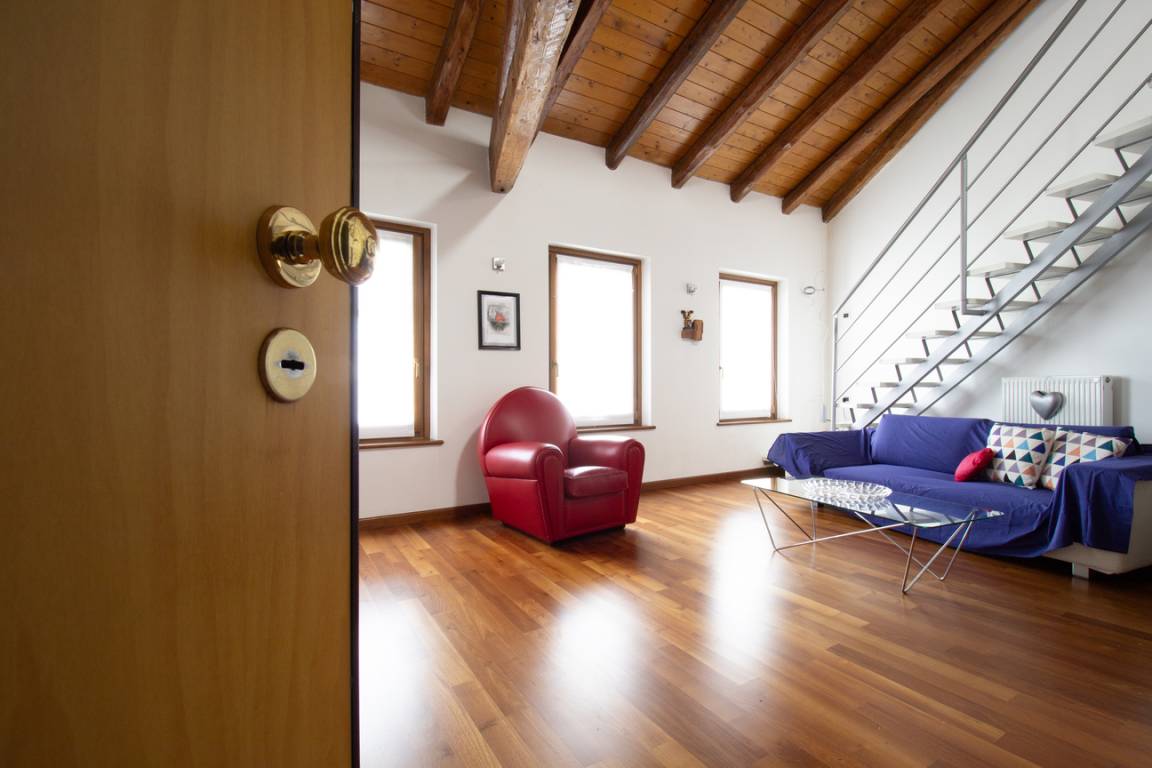 60 M² Appartamento ∙ 1 Camera Da Letto ∙ 2 Ospiti - Udine