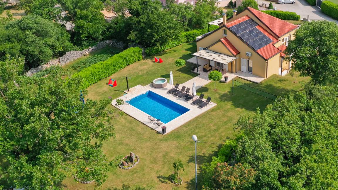 181 M² Villa ∙ 4 Chambres ∙ 8 Personnes - Imotski
