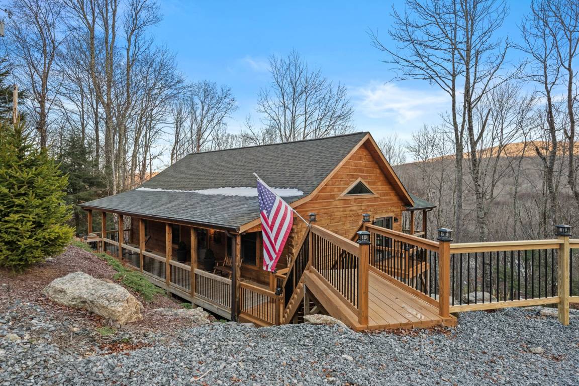 Cabin ∙ 4 Bedrooms ∙ 9 Guests - Banner Elk, NC