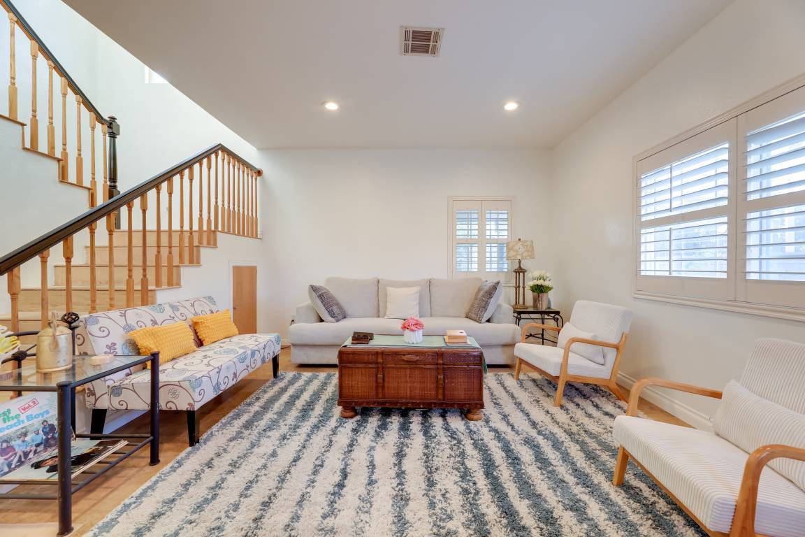 204 M² House ∙ 4 Bedrooms ∙ 14 Guests - Norwalk, CA