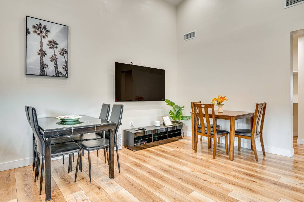 111 M² Cottage ∙ 3 Bedrooms ∙ 6 Guests - Rosemead, CA