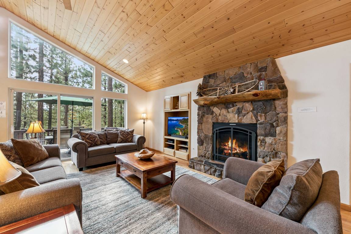 232 M² House ∙ 4 Bedrooms ∙ 8 Guests - South Lake Tahoe, CA