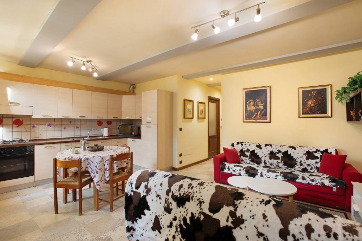 90 M² Apartment ∙ 2 Bedrooms ∙ 6 Guests - Aosta