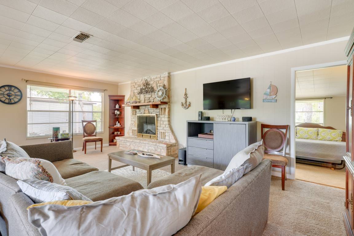 167 M² House ∙ 3 Bedrooms ∙ 7 Guests - Comal Park, Canyon Lake