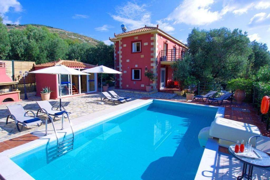 220 M² House ∙ 4 Bedrooms ∙ 8 Guests - Kateleios