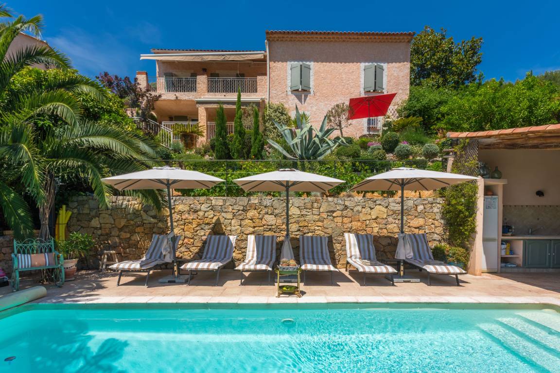 80 M² Villa ∙ 2 Bedrooms ∙ 5 Guests - Draguignan