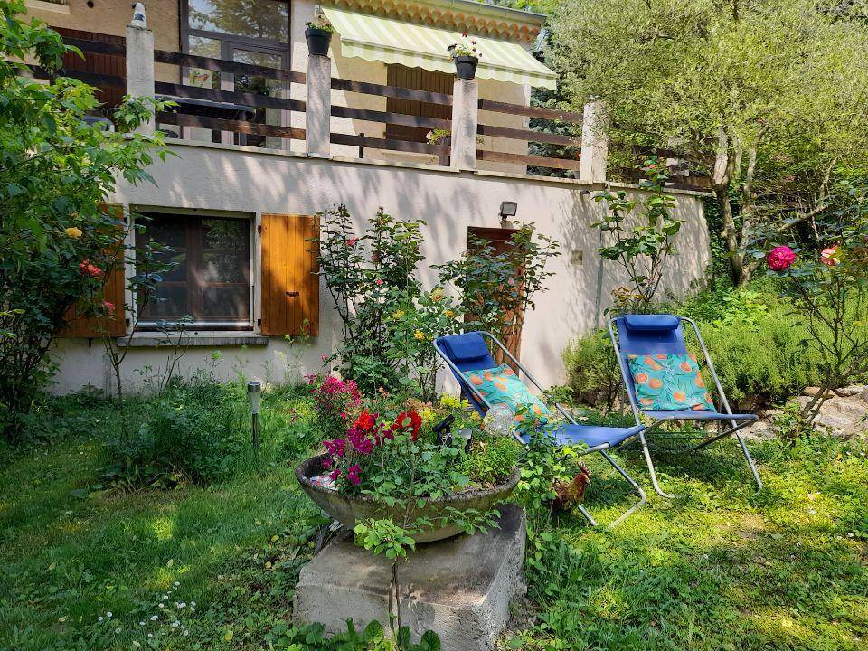 80 M² Gîte ∙ 2 Bedrooms ∙ 4 Guests - Crest