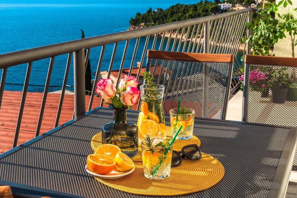 70 M² Apartment ∙ 2 Bedrooms ∙ 5 Guests - Omiš