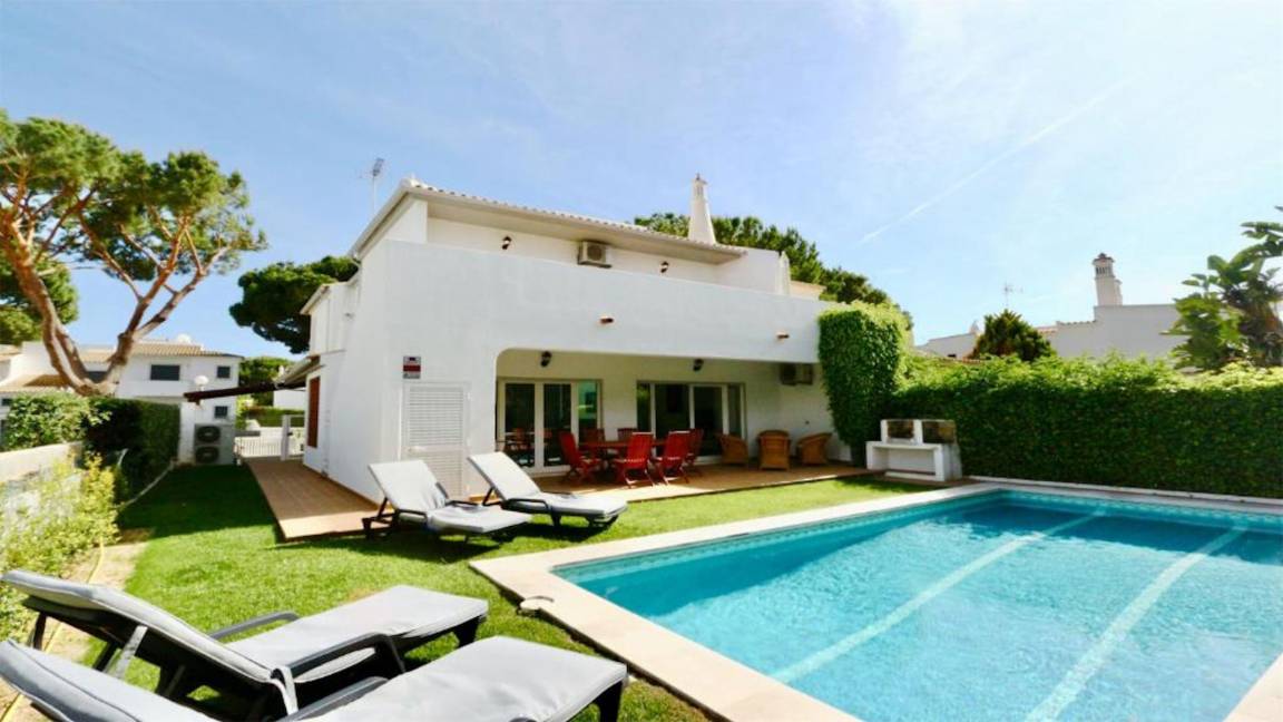 225 M² Villa ∙ 4 Bedrooms ∙ 8 Guests - Vilamoura