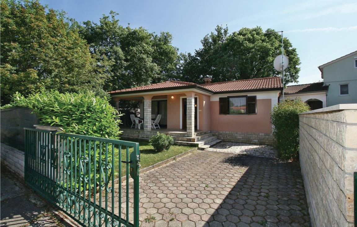 68 M² House ∙ 2 Bedrooms ∙ 4 Guests - Poreč