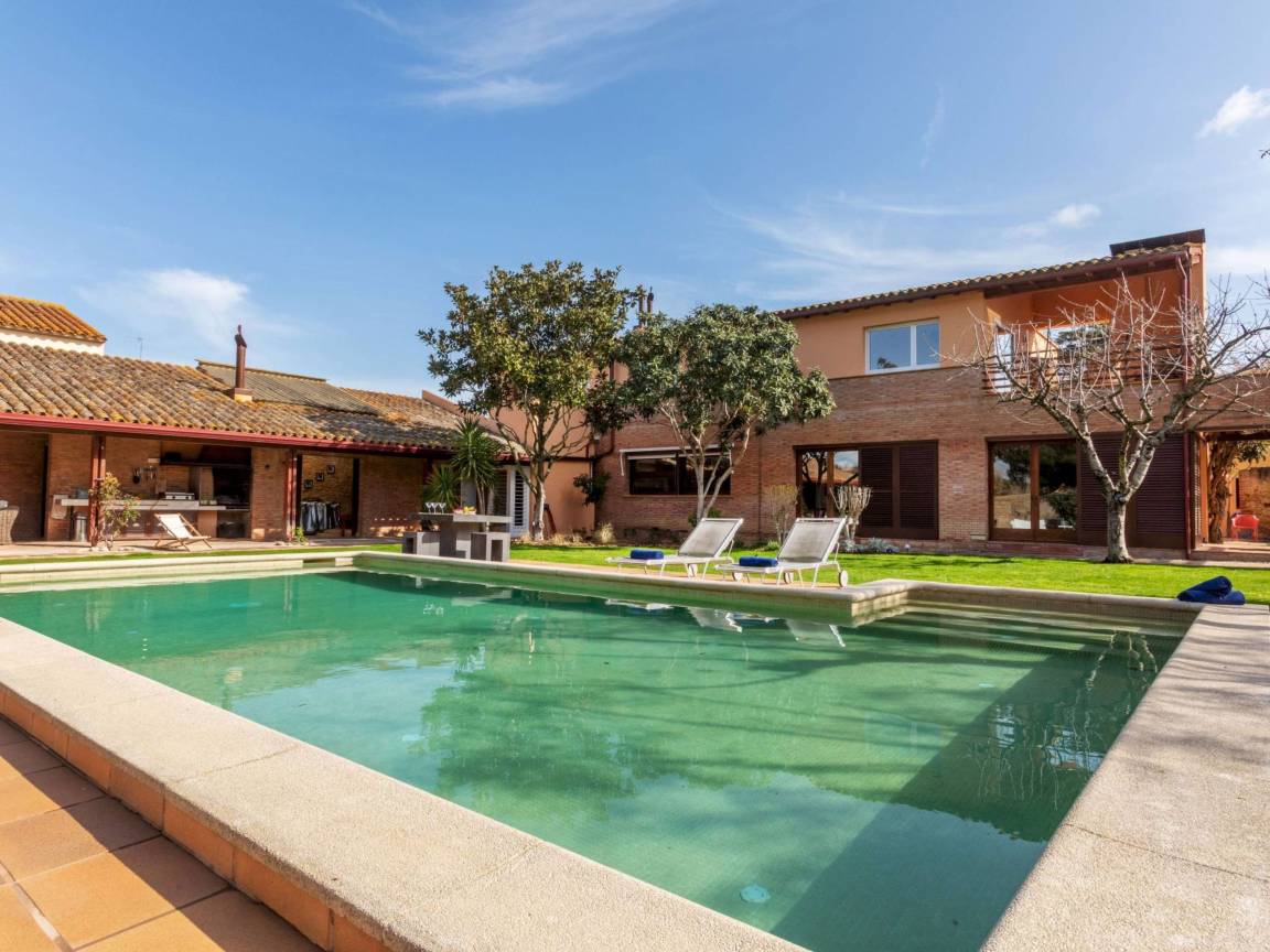 576 M² House ∙ 1 Bedroom ∙ 12 Guests - Pals