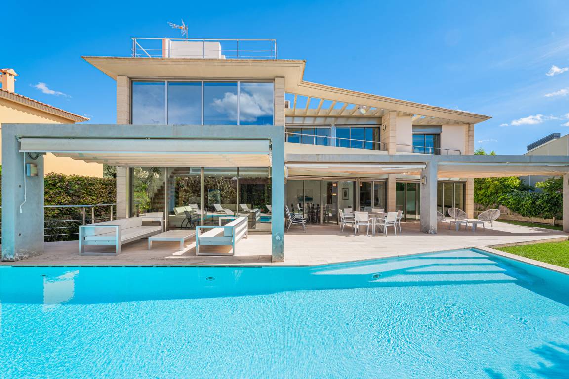 350 M² Villa ∙ 5 Bedrooms ∙ 10 Guests - S'Arenal