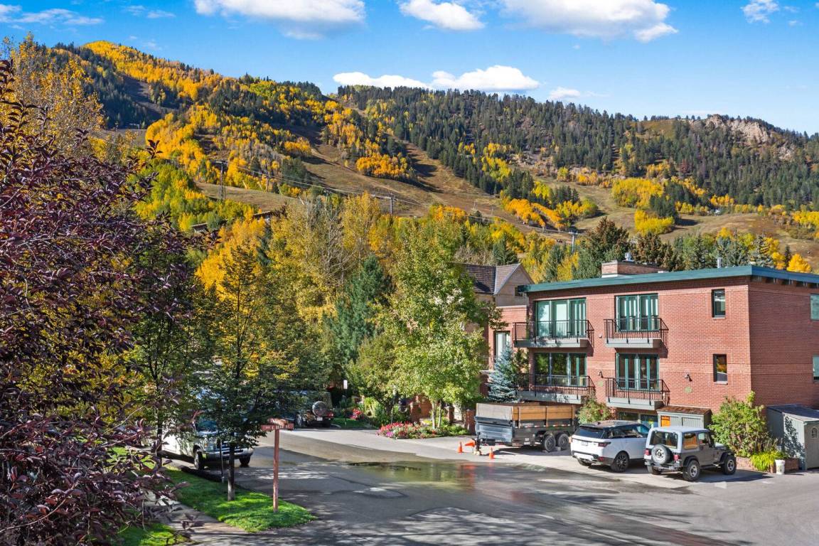 House ∙ 2 Bedrooms ∙ 6 Guests - Aspen, CO