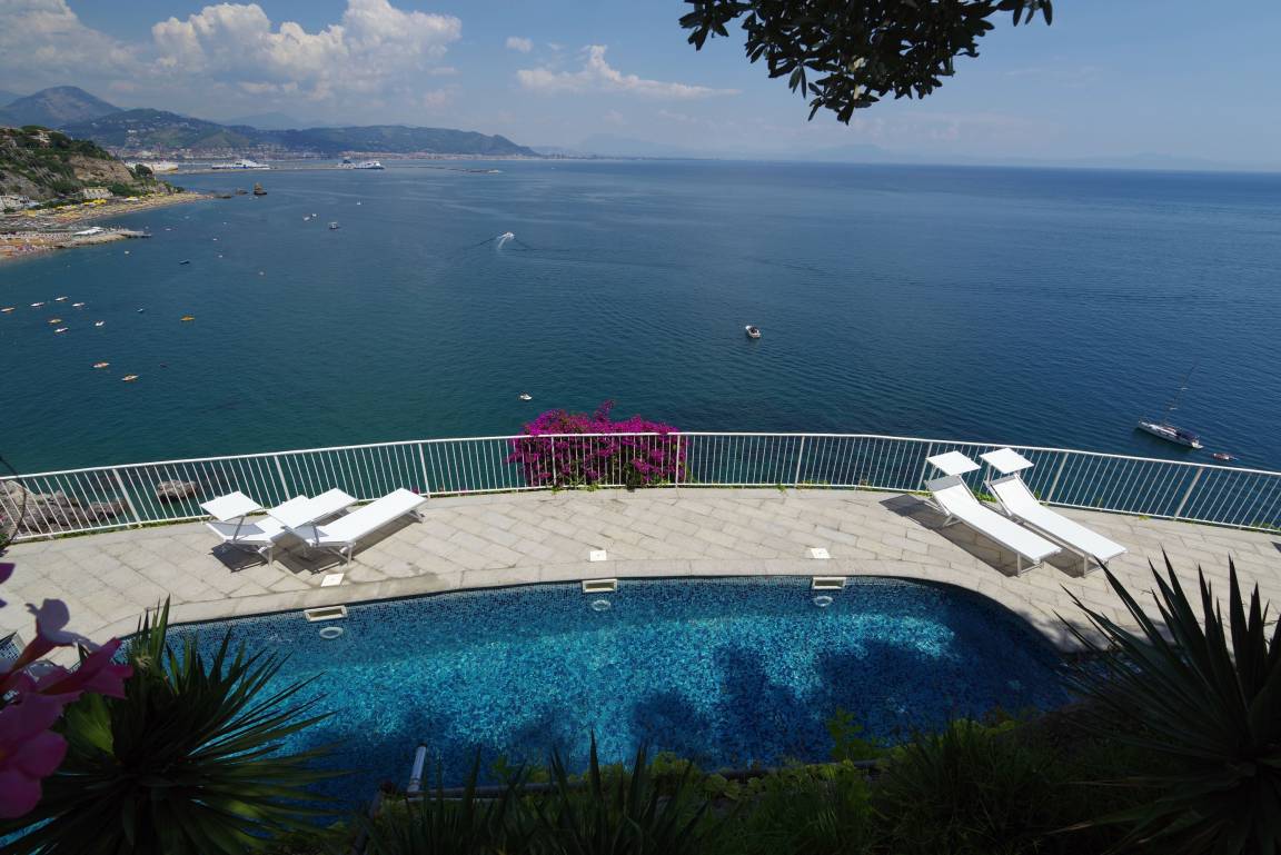 400 M² Villa ∙ 6 Bedrooms ∙ 12 Guests - Vietri sul Mare
