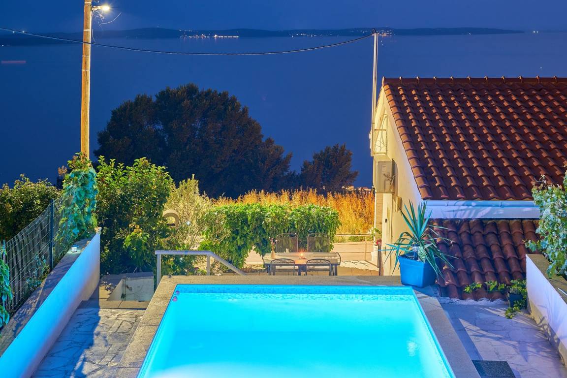 54 M² Maison De Vacances ∙ 2 Chambres ∙ 4 Personnes - Podstrana