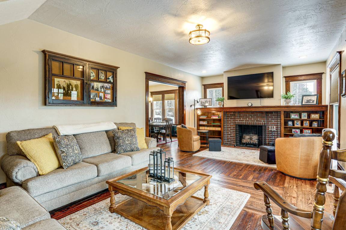 204 M² House ∙ 5 Bedrooms ∙ 10 Guests - Elk County, PA