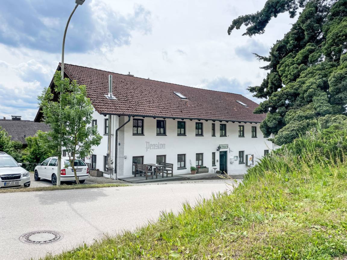 400 M² House ∙ 10 Bedrooms ∙ 15 Guests - Bayern