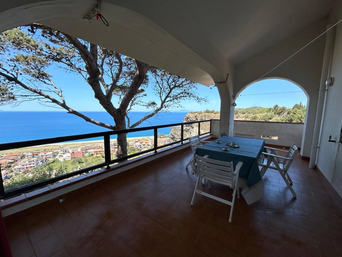 200 M² Villa ∙ 3 Habitaciones ∙ 6 Huéspedes - Milazzo