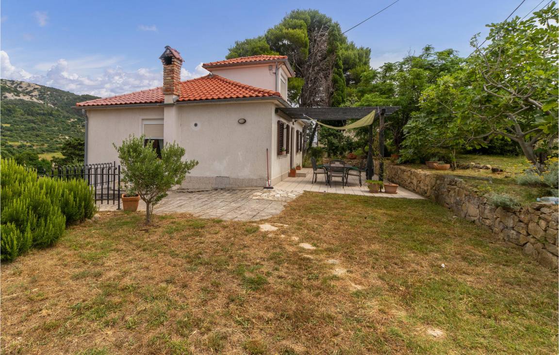 80 M² House ∙ 2 Bedrooms ∙ 5 Guests - Rab