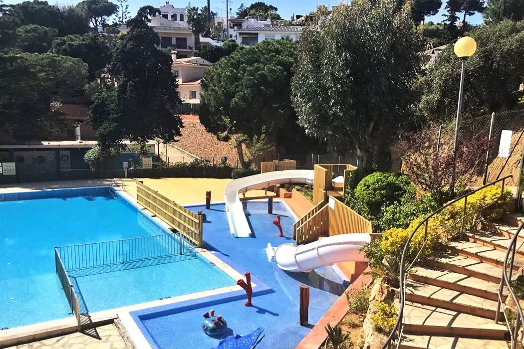32 M² Caravan ∙ 3 Bedrooms ∙ 6 Guests - Tossa de Mar