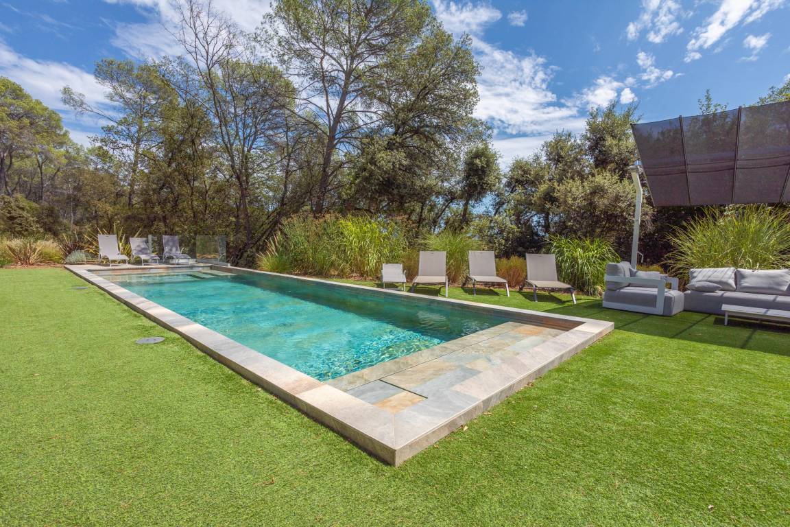 333 M² Villa ∙ 4 Bedrooms ∙ 10 Guests - Draguignan