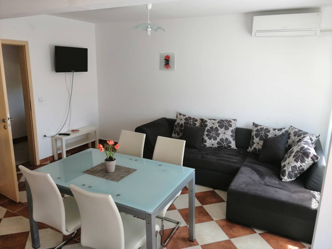50 M² Apartamento ∙ 2 Habitaciones ∙ 5 Huéspedes - Vir