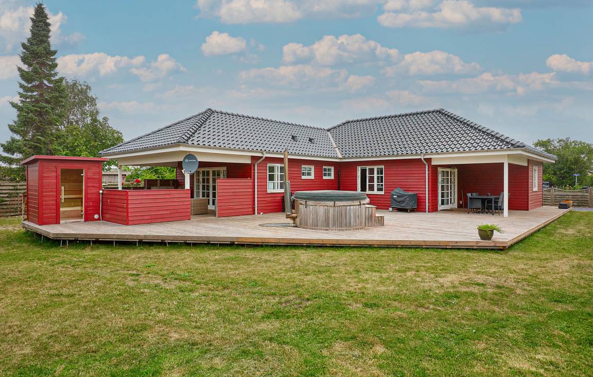 136 M² Ferienhaus ∙ 4 Schlafzimmer ∙ 12 Gäste - Langballig