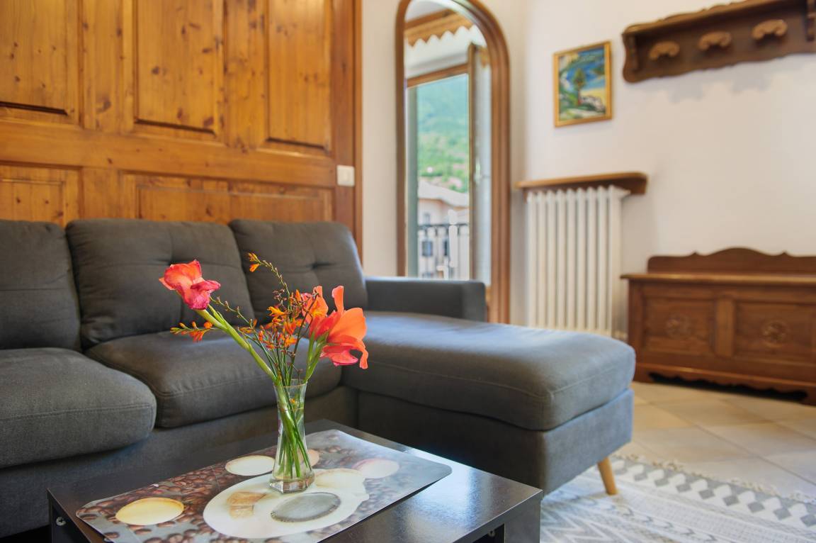 100 M² Ferienwohnung ∙ 2 Schlafzimmer ∙ 4 Gäste - Domodossola