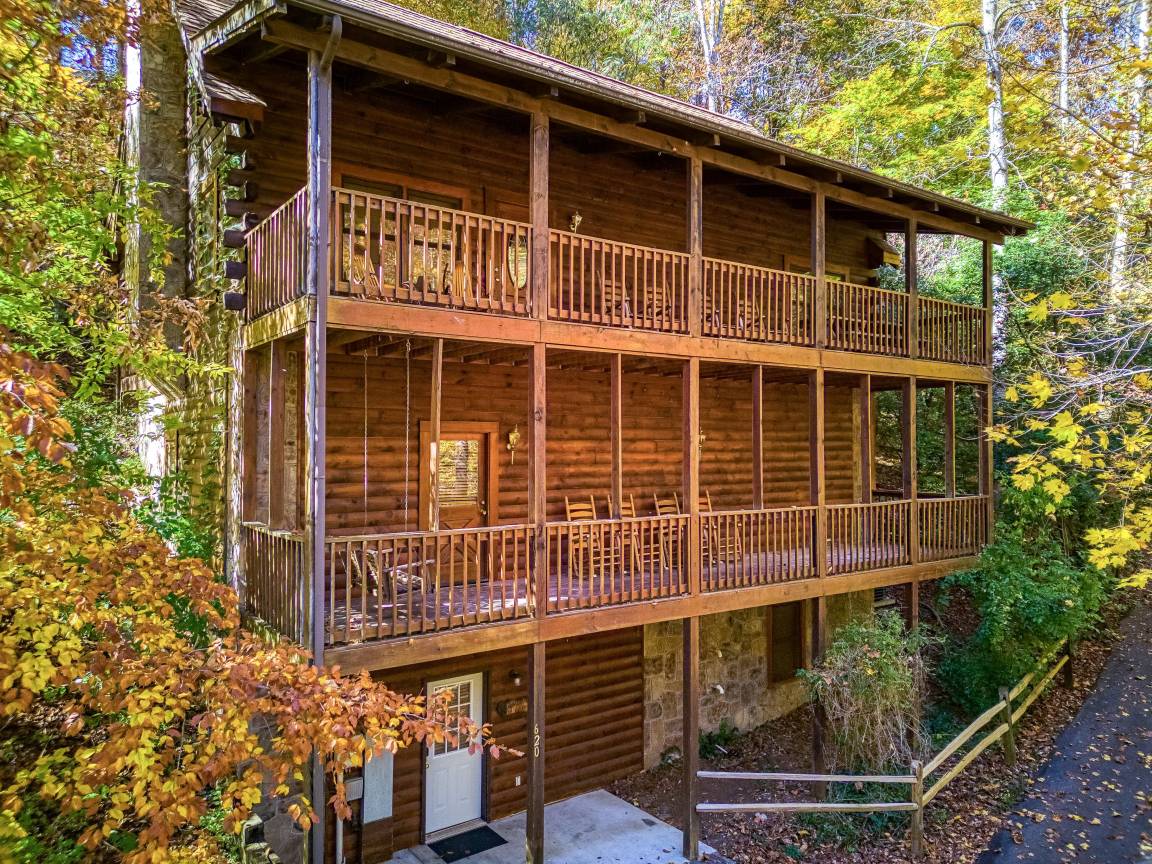 Chalet ∙ 7 Chambres ∙ 26 Personnes - Pigeon Forge, TN