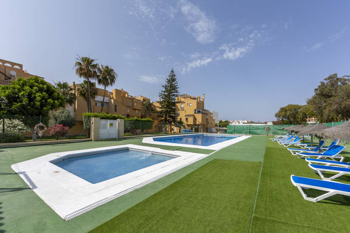 69 M² Ferienwohnung ∙ 2 Schlafzimmer ∙ 6 Gäste - Roquetas de Mar