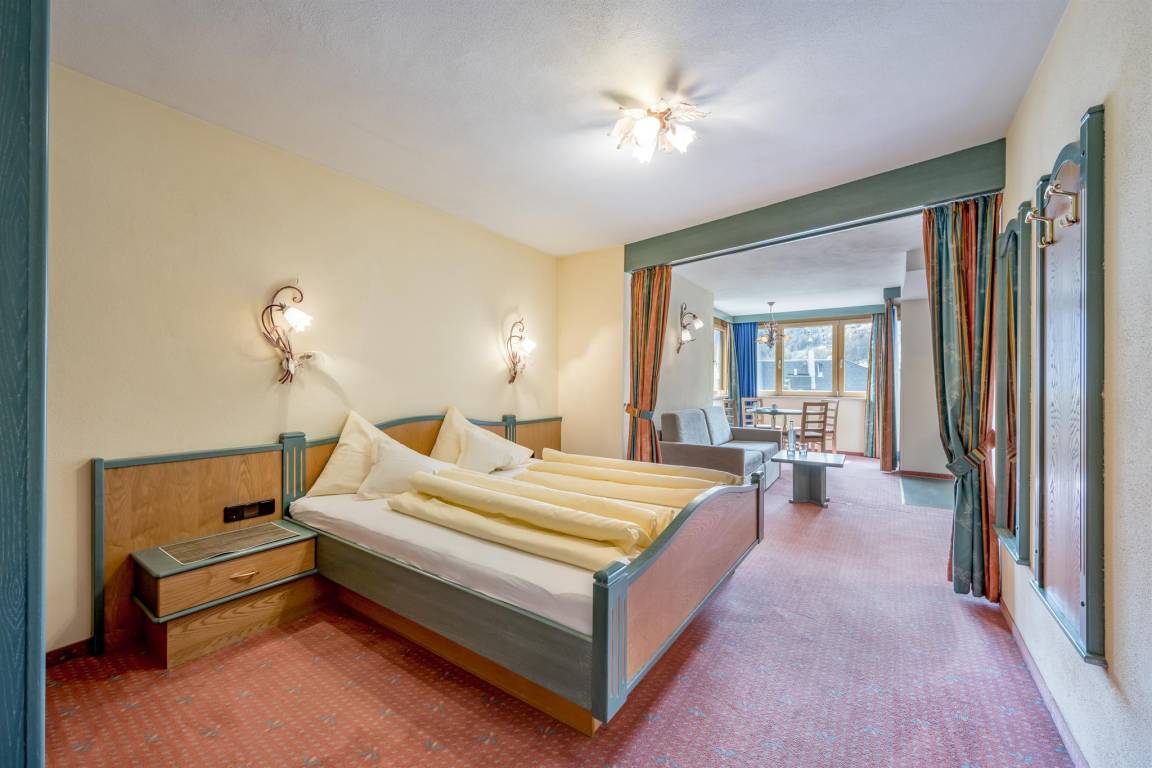 40 M² Hotel ∙ 1 Bedroom ∙ 3 Guests - Längenfeld